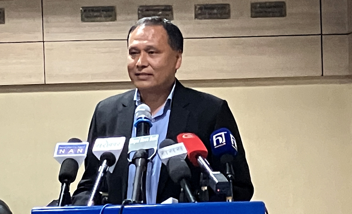 विद्युत् आपूर्ति बन्द उद्योगमा लाइन जोडेपछि कुलमानले गरे पत्रकार ...